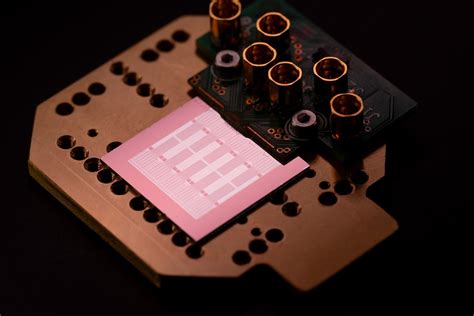 Photonic Accelerating Quantum Computings Transformational Benefits