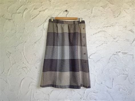 Vintage Gray Plaid Wool Skirt 1970s Skirt With Pocket Button Up