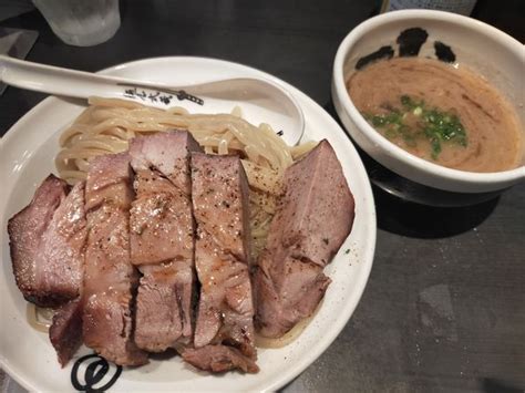 『濃厚厚切りローストポークつけ麺』麺屋武蔵 武骨相傳のレビュー ラーメンデータベース