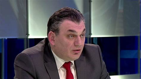 Оливер Андонов Кој се претставува како „кабинет на Архиепископот Ќе утврдам па ќе реагирам