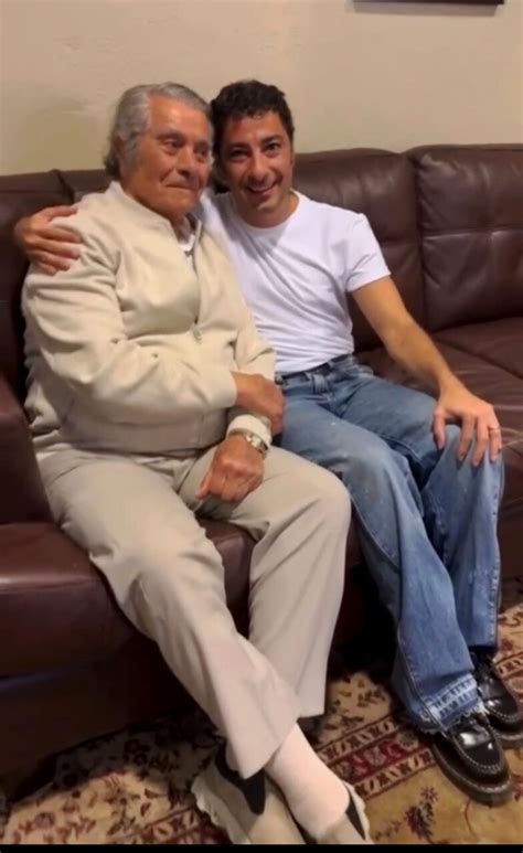 دیدار نوید محمدزاده با بهروز وثوقی در آمریکا عکس خبرآنلاین