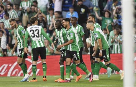 Laliga Un Coup De Canon De Youssouf Sabaly Et Le Real Betis Simpose