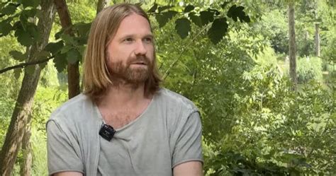 Гитарист группы Би 2 объяснил что побудило его получить гражданство Молдовы