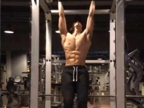 Shinees Jonghyun Treats Fans To A Visual Feast Of His Sculpted Body
