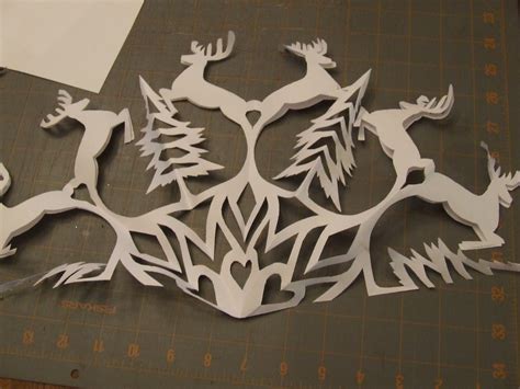 Pin By Pauline Savini On Paper Crafts In 2024 Paper Snowflakes Diy Paper Snowflake Patterns
