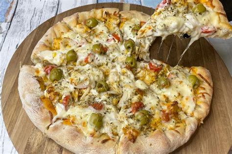 Pizza Com Borda Recheada Ricota E Maricota