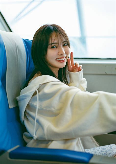 櫻坂46・小林由依、2nd写真集『意外性』のオリコンランキング1位獲得を記念して未公開カット3点解禁 画像一覧（23） The