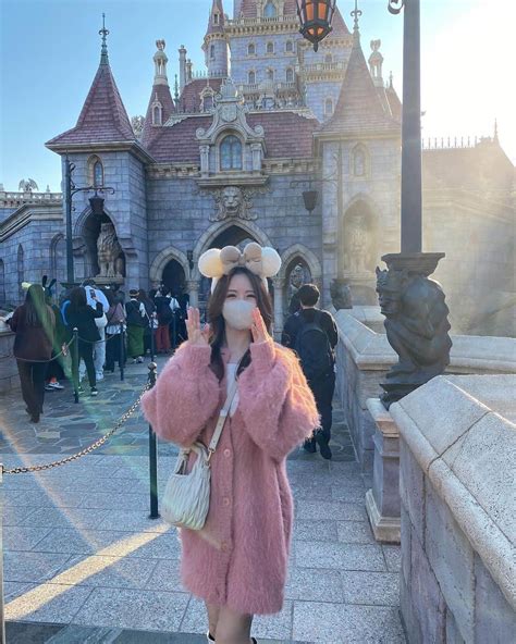 あやかさんさんのインスタグラム写真 あやかさんinstagram「初♡美女と野獣で感動しすぎて気づいたら泣いてた🥲🏰 あの
