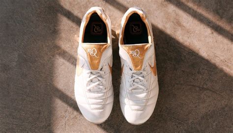 Nike Dévoile Une édition Limitée De La Nike Tiempo 10r De Ronaldinho