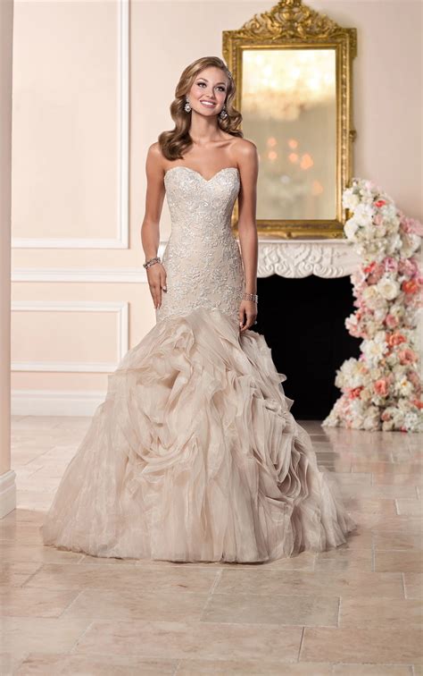 Fit And Flare Wedding Dress With Textured Skirt Stella York Wedding