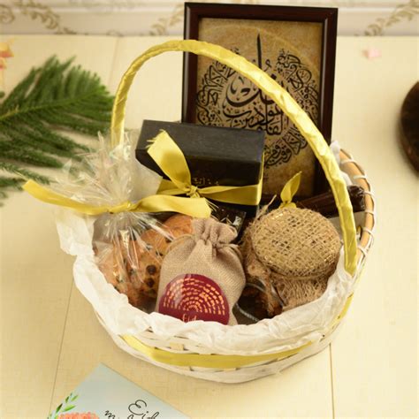 Revaayat Send Premium Eid T Baskets To Pakistan