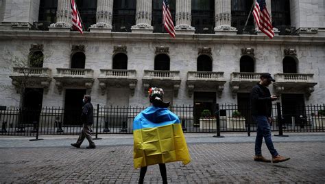 Le Borse Di Oggi 5 Maggio Wall Street Crolla E Abbatte Anche I