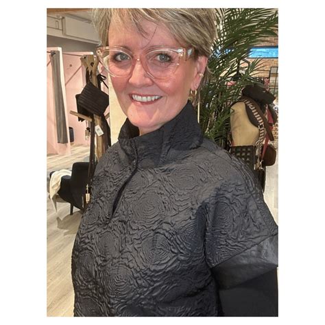 Owami Blouse Black Huset Torre