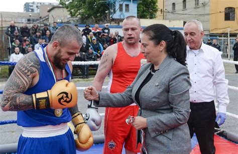 Министър Мария Павлова и Тервел Пулев наградиха победителите в 12 ия боксов турнир за затворници