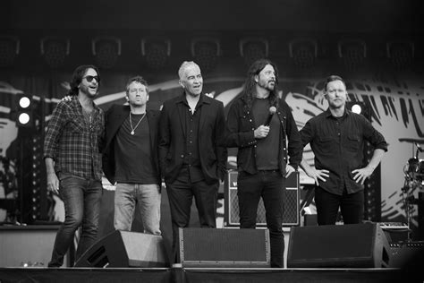 FOO FIGHTERS Release New Single The Teacher