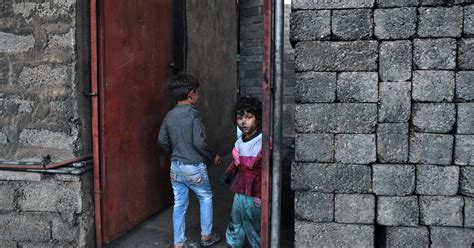 Isis Human Shields Terror Group Allegedly Using Families As Shields