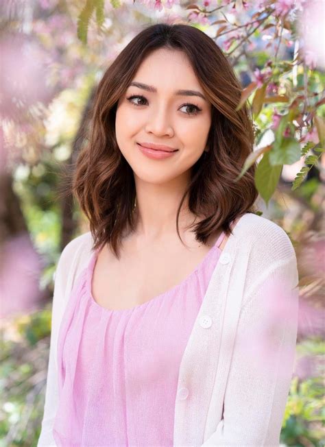 ၂၀၂၁ မှာ ဖြစ်ချင်တဲ့ အိပ်မက်တွေအများကြီး ဖြစ်အောင်လုပ်ဖို့လည်း အင်အားတွေအပြည့်ပဲဆိုတဲ့ နေခြည်ဦး