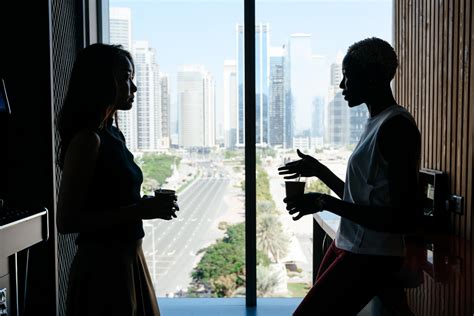你的同事有「自戀型人格」傾向嗎？9 種徵兆過半就要當心，掌握7大技巧和他們打交道不吃虧 Yahoo奇摩汽車機車
