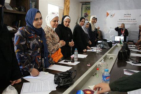 ورشة عمل لمناقشة “تمكين المرأة الفلسطينية” أكاديمية بال ثينك
