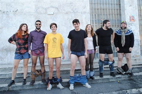 Studenti In Piazza In Mutande Proteste In Tutta Italia Per Chiedere