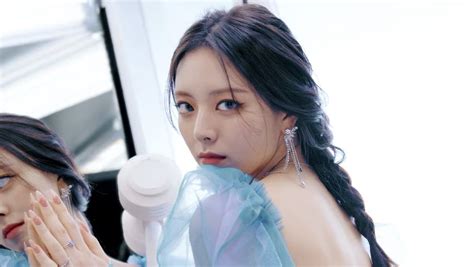 파란눈의 공주님…🫠 블링 Bling1209