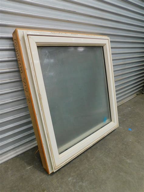 Cream Aluminium Awning Window With Frosted Glass 900mm Wide 1o