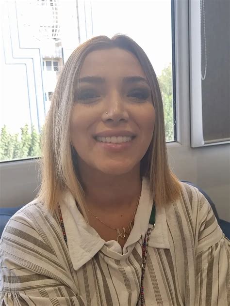 کلینیک دندانپزشکی دکتر نایینی خدمات درمانی و زیبایی دندان