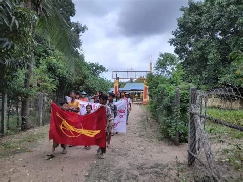 ကယ်တင်ရှင်မရှာ ဒို့ကျေးရွာ သပိတ် စစ်ကြောင်း ဖက်ဆစ် စစ်တပ် တော်လှန်ရေး ချီတက် ဆန္ဒပြ Khit Thit