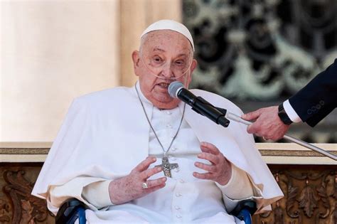 Pope Francis Donates Four Ambulances To Ukraine Front Lines Gma News
