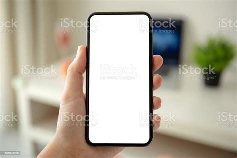 방에 고립 된 화면과 전화를 들고 여성 손 감각 지각에 대한 스톡 사진 및 기타 이미지 감각 지각 그래픽 사용자 인터페이스