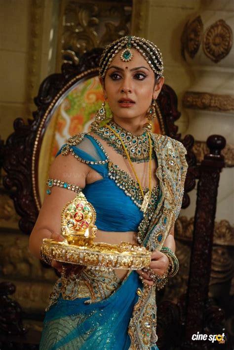 Divya Parameshwaran Pictures 23 Images