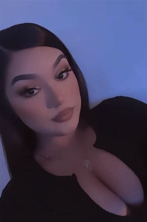 Beautiful Cousin With Big Titties Scrolller