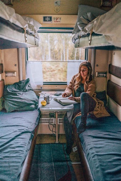 Мир Лидия Васильевна Черепанова вошла в вагон будто генерал на плацу — с прямой спиной и