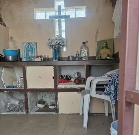 Mujer Visita Cripta Familiar Y Encuentra A Pareja De Indigentes Viviendo En Ella El Mañana De