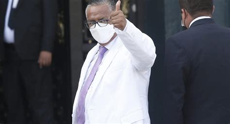Hernán Condori La Censura Contra El Cuestionado Ministro De Salud Se