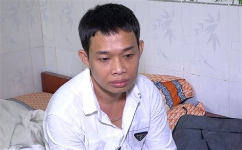 Tạm Giữ Hình Sự Thanh Niên Dùng Lưỡi Lam Khống Chế Bị Hại Cướp Tài Sản
