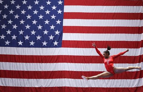 Simone Biles Halfway To Fourth Straight U S All Around Title Gymnastics Team Simone Biles