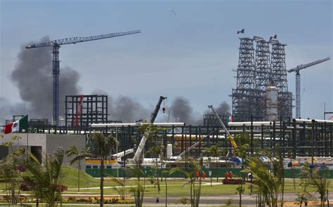 AMLO inaugura refinería Olmeca en Dos Bocas FOTOS Grupo Milenio