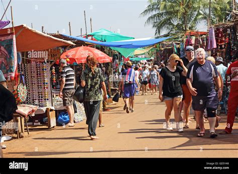 Touristen in goa Fotos und Bildmaterial in hoher Auflösung Alamy