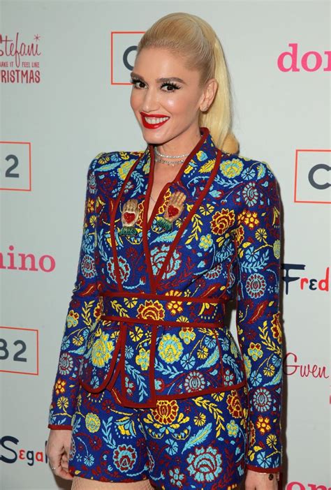 Gwen Stefanis Launching A Makeup Line And Were Going Bananas Gwen