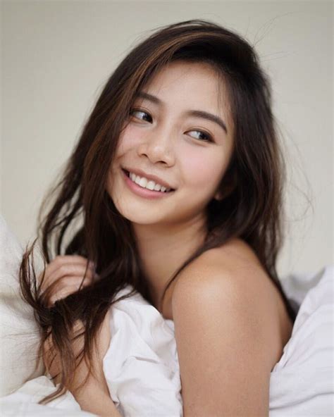 《學是學非》「是非精」何泳芍 美人魚身段超養眼