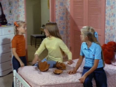 Eve Plumb Maureen Mccormick Olsen Celebrities Celebs Celebrity Ulsan Famous People