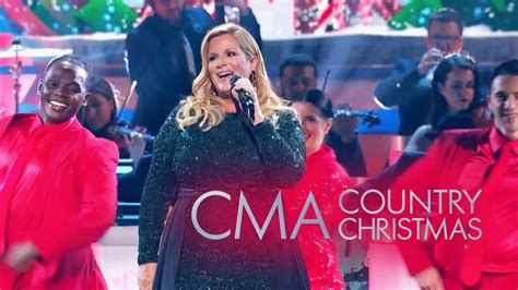 Cma Country Christmas 2019 Trisha Yearwood Talks Christmas And New Album