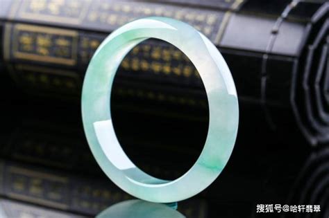 如何鉴定翡翠手镯的真假 方法