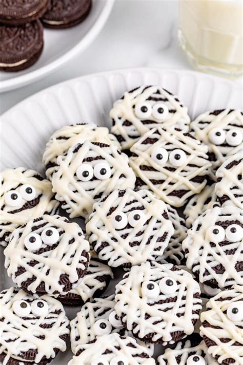 Add Oreo Mummies To Your Pinterest Board Now