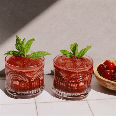 Non Alcoholic Cherry Bourbon Crush Spiritless