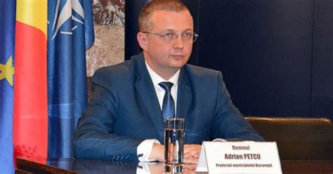 Primarul sectorului criticat și de prefect pentru decizia cu școlile Digi