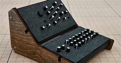 MATRIXSYNTH Make Noise 0 Coast 0 Ctrl And Wooden Stand With Felt Dust Covers