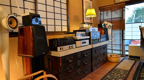 ジャズの音色響く館内