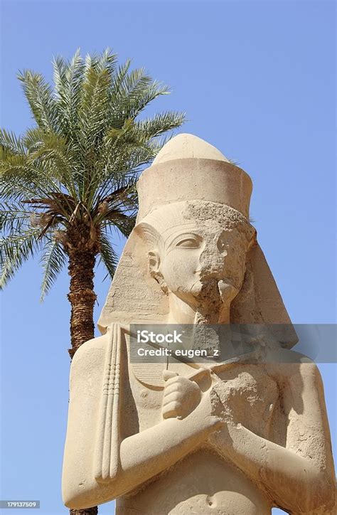 람세스 2세 동상 Karnak 관자놀이 이집트 룩소르 건축물에 대한 스톡 사진 및 기타 이미지 건축물 경감 고고학